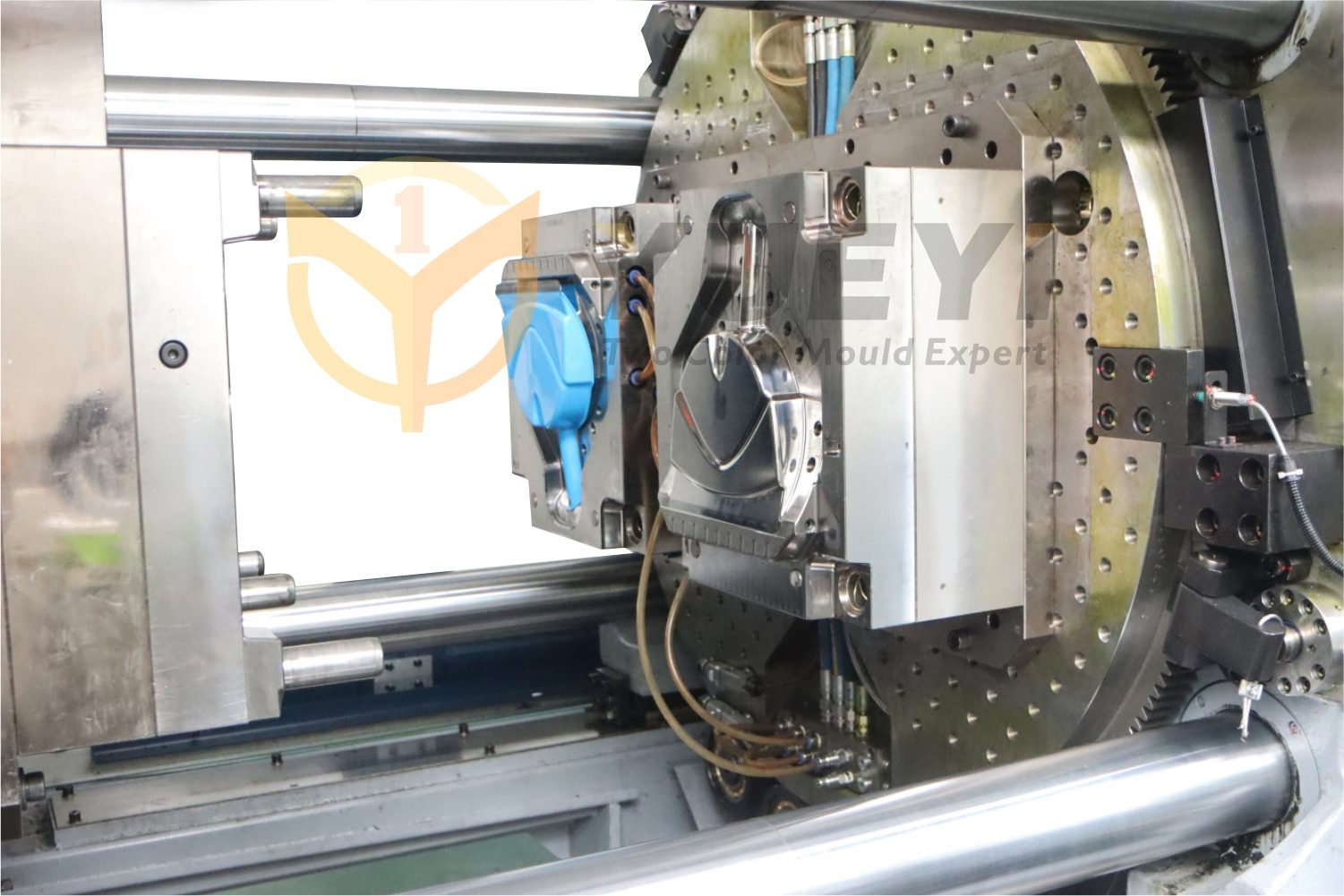 2K Dustpan Mould - YUEYI MOULD